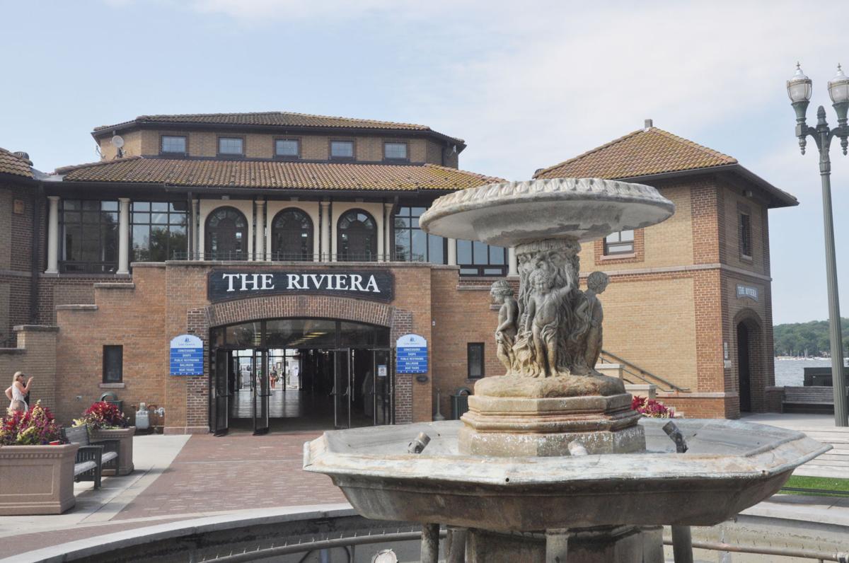 Riviera fountain temporarily loses its wings