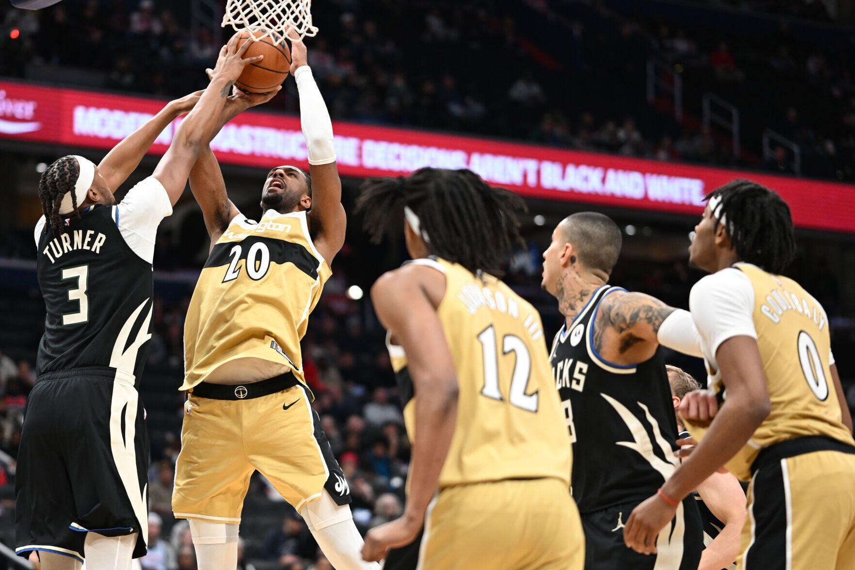 Photos: Bucks visit Wizards during 3-game road trip