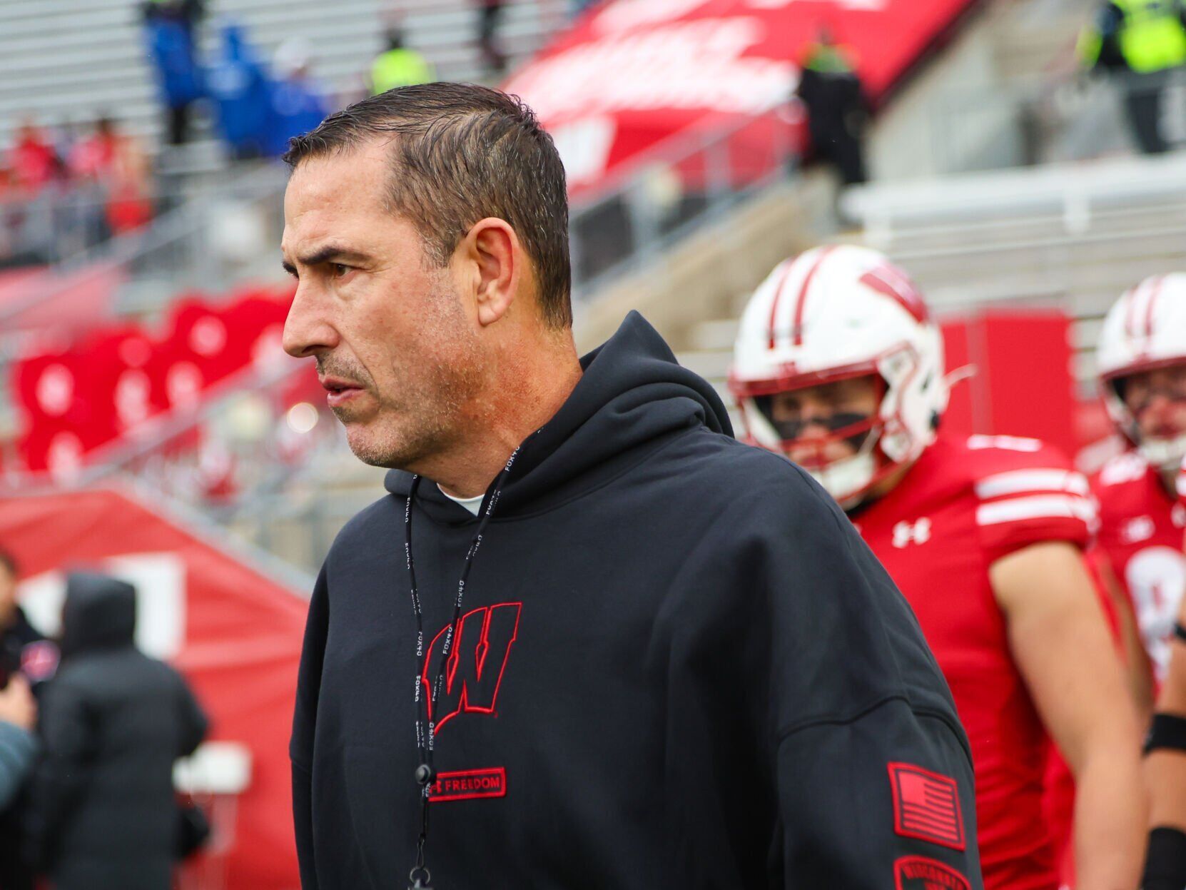Wisconsin quarterback Danny O'Neil injured vs. Washington