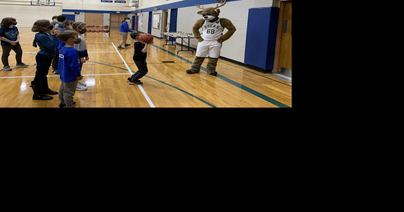 Milwaukee Bucks Mascot "Bango" visits Reek Elementary School students