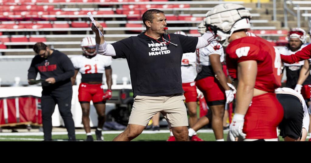 Polzin: Wisconsin football has embraced being the hunter