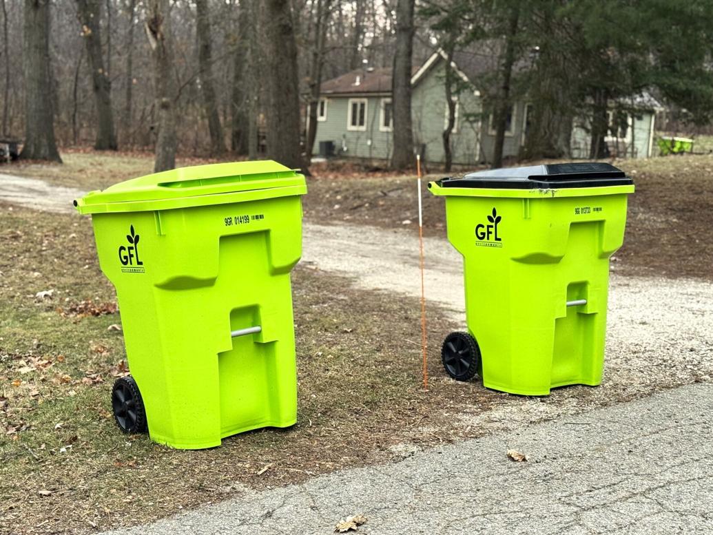 Bay residents air complaints regarding trash containers