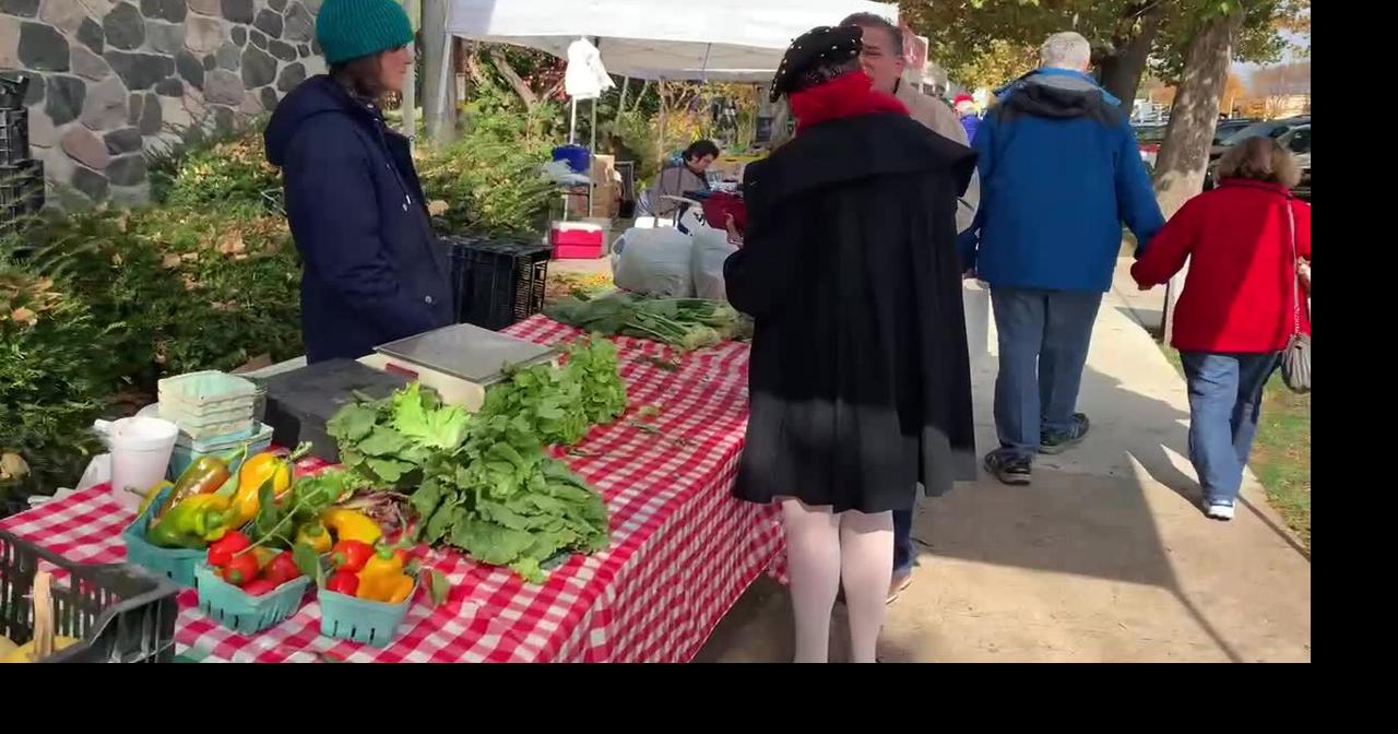 Lake Geneva conducts its final farmers market of the season