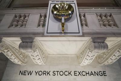Stocks end mixed on Wall Street amid rate hike expectations