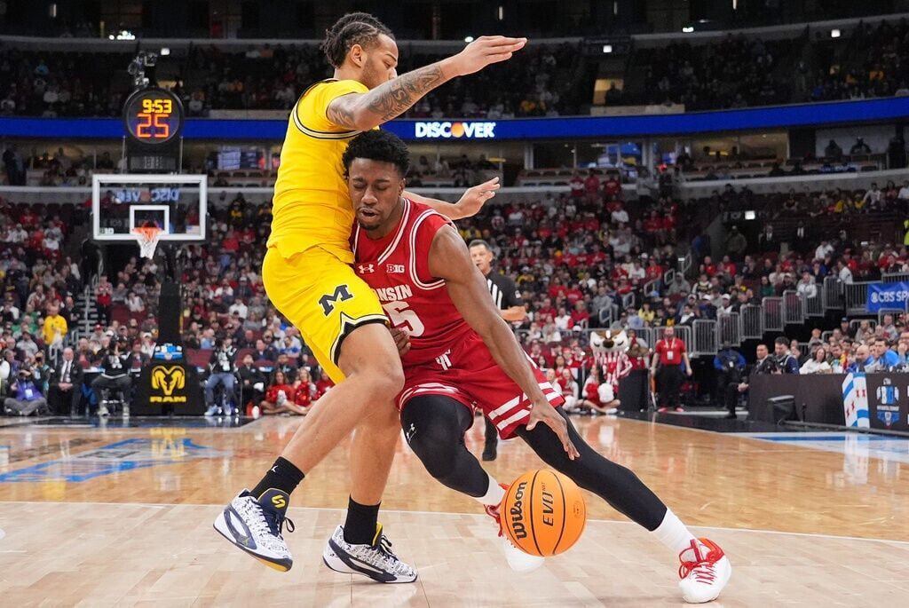 How big were Wisconsin men's basketball home crowds?