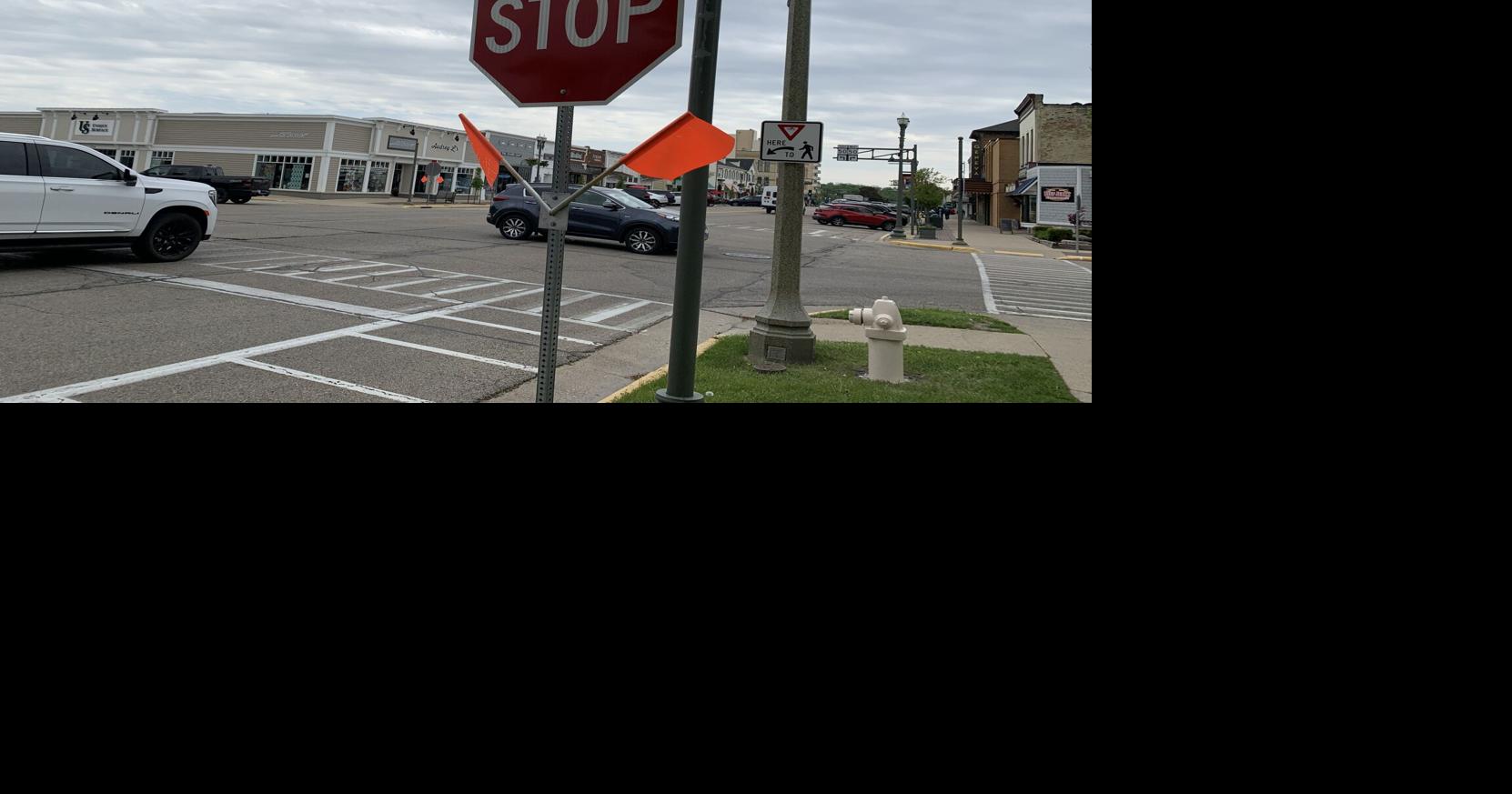 Illuminated stop signs proposed for two Downtown Lake Geneva intersections