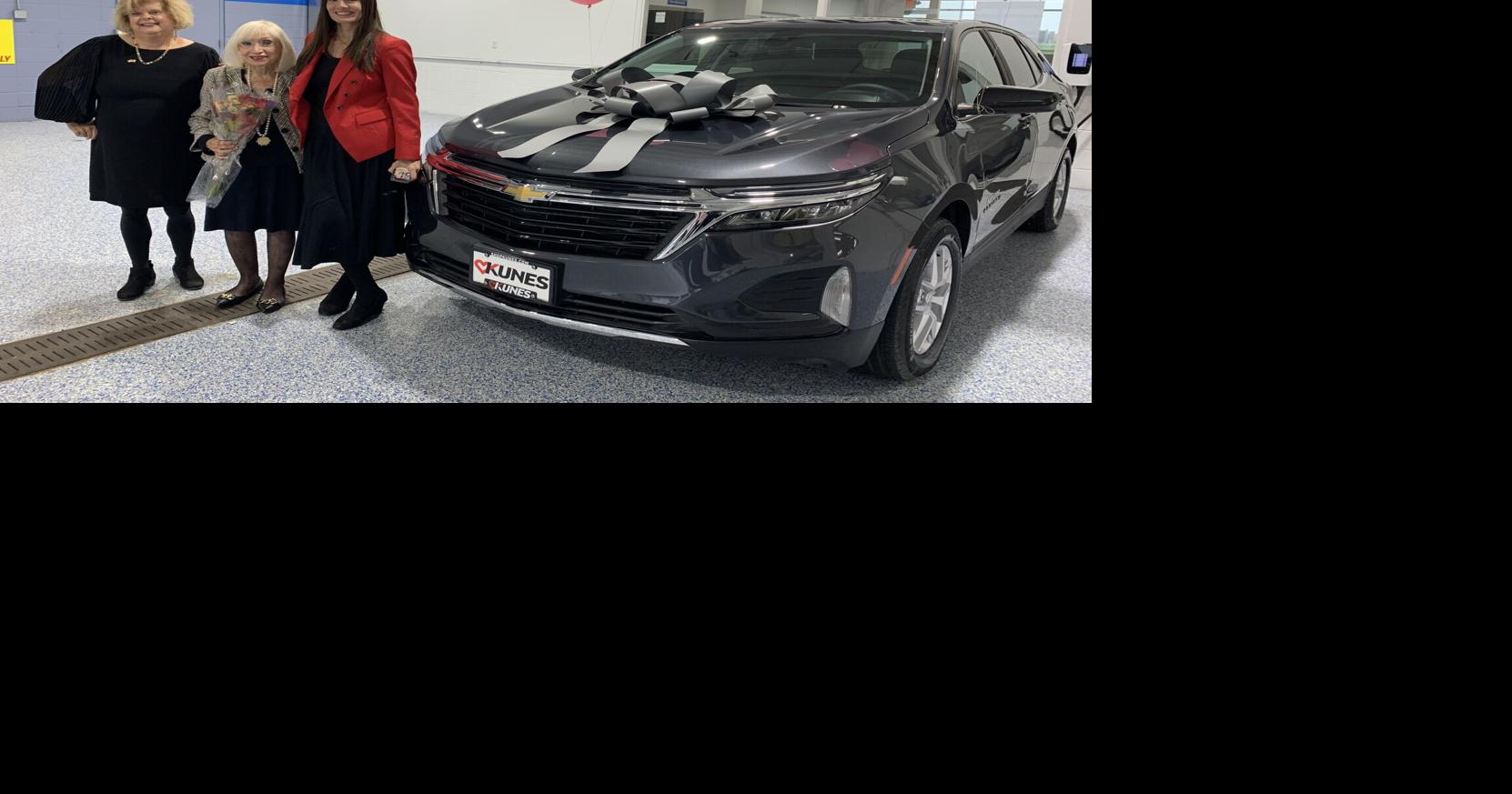 Lake Geneva Mary Kay sales director earns new car