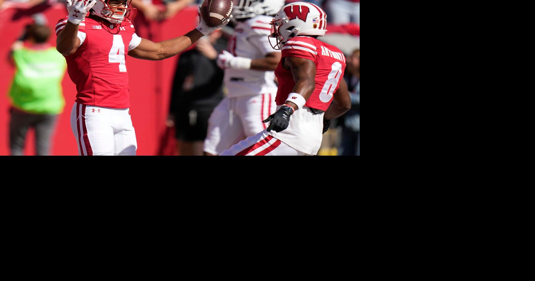 Wisconsin football beats South Dakota to move to 2-0