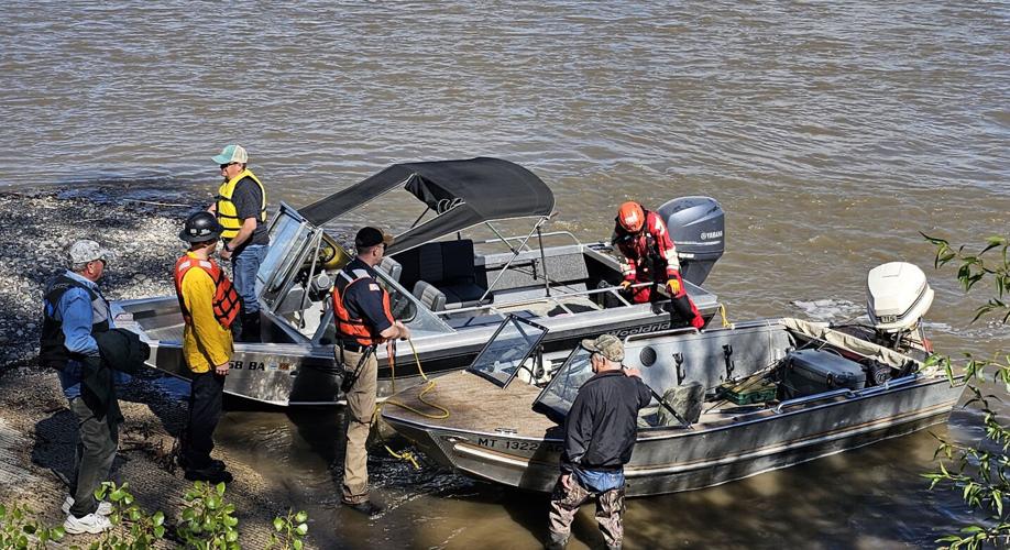 Laurel Volunteer Fire Department performs boat rescue | News ...