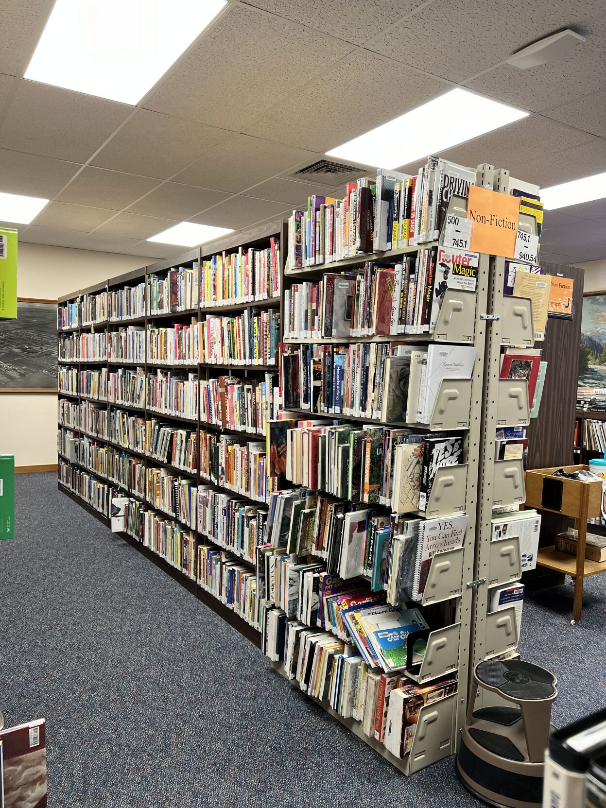 '80s Prom will help Laurel Public Library replace 'Franken-shelves ...