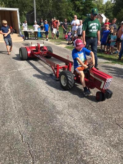 Kids compete for national tractor pedal pull spots | Country Life News | leadertelegram.com