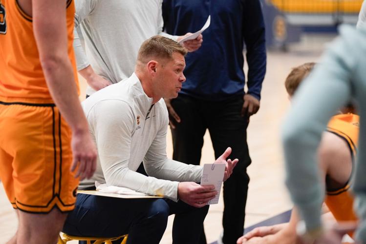 Unbeaten Blugolds rely on defense, depth while starting 10-0 | Sports ...