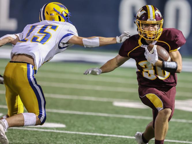 Prep football: Menomonie stuns Rice Lake 35-0 in clash of Big Rivers ...