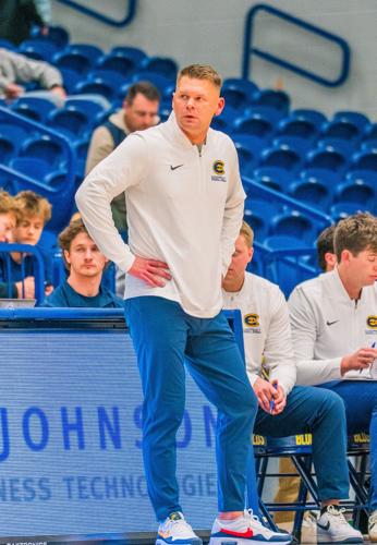 Unbeaten Blugolds rely on defense, depth while starting 10-0 | Sports ...