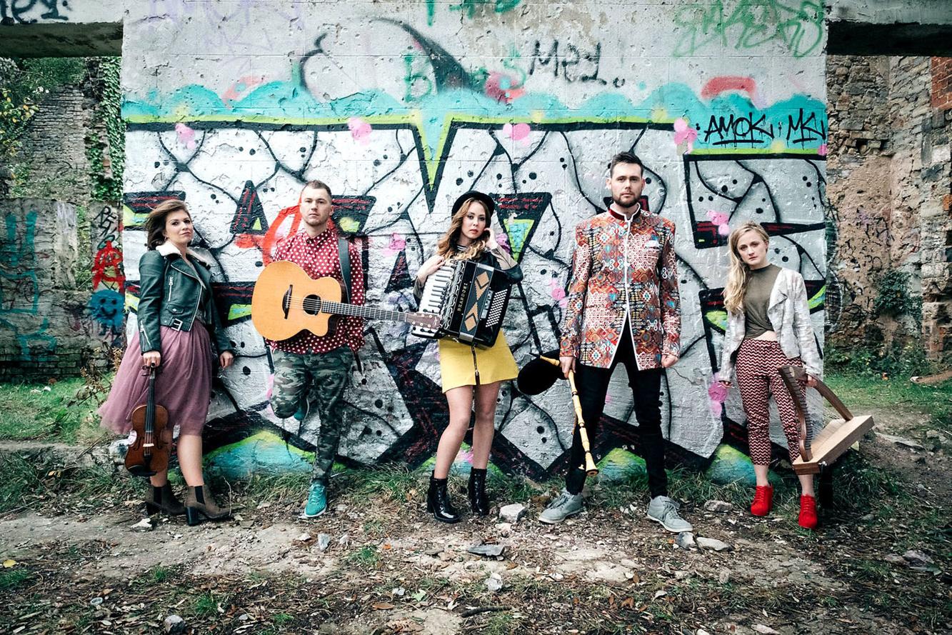 Welsh band Calan delivers high-energy music and step dancing ...