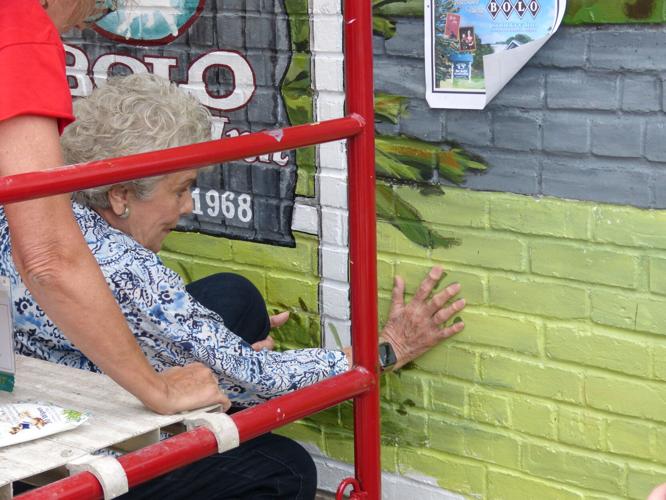 Works of the Walldogs: Menomonie paints in storied strokes | Painting ...