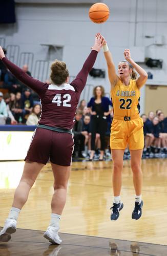 Blugolds down Eagles: UW-EC rallies in second half to beat UW-La Crosse ...