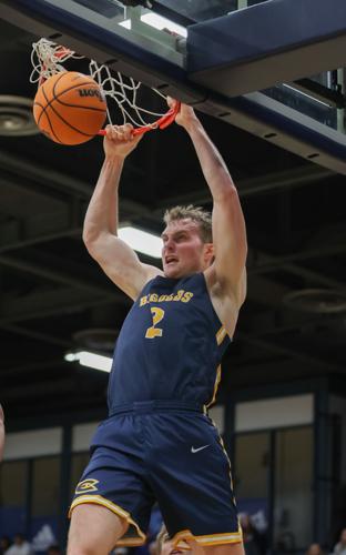 Second half run lifts Blugold men over Blue Devils | Sports ...