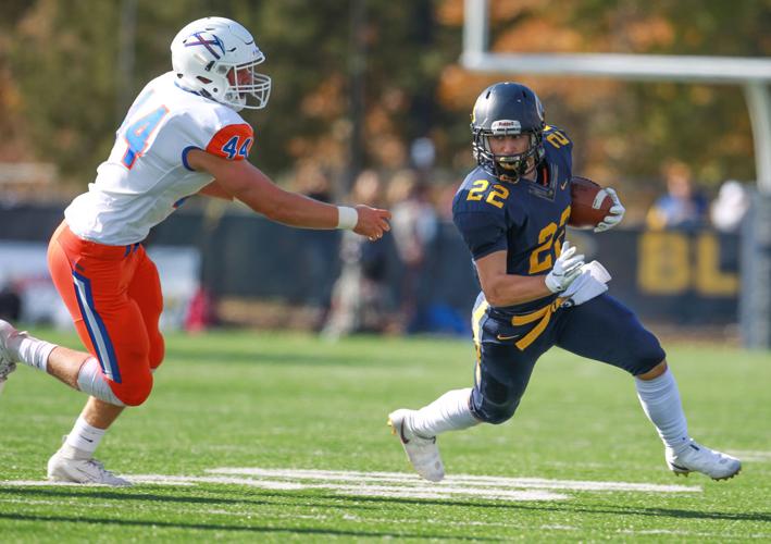 College Football: Pioneers roll over UWEC, Belot leaves with injury ...