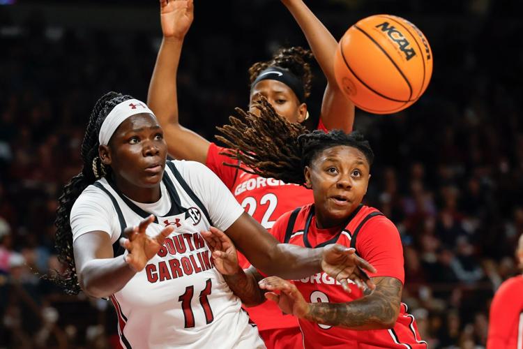 Okot, Edwards lead sluggish No. 3 South Carolina to 20th straight win ...