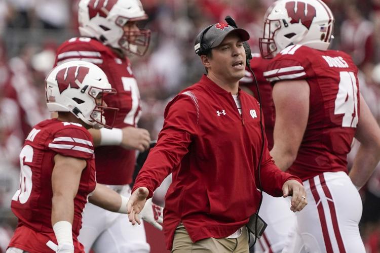 Wisconsin football's Jim Leonhard 'happy where I'm at' amid Nebraska ...