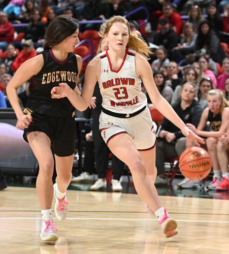 Top-seeded Edgewood knocks out Baldwin-Woodville in Division 3 ...