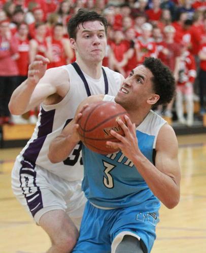 LAST DANCE: Past rivals Banks, Boser go out as champions for Illinois ...