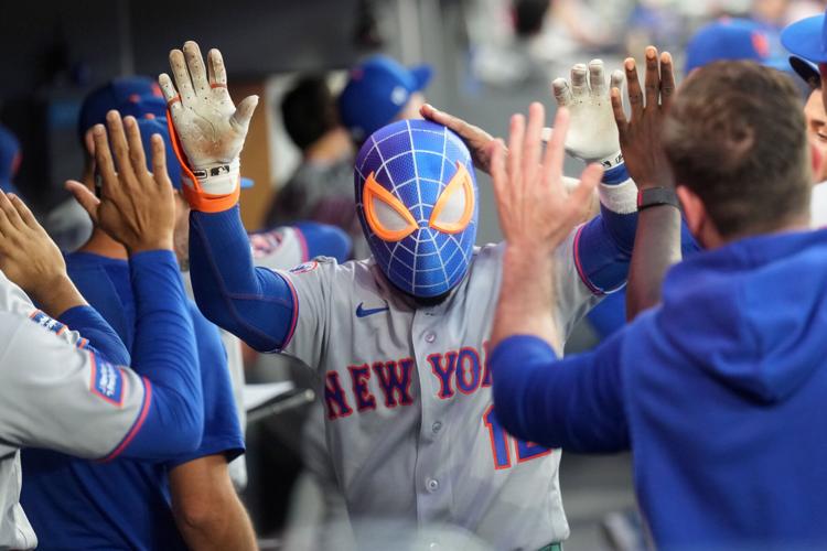 George Springer and Blue Jays capitalize on Mets' mistakes in 2-1 win ...
