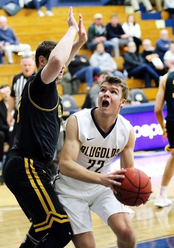 Men's college basketball: Blugolds go cold late in loss to UW-Oshkosh ...