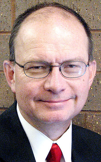 EC library leader checking out | Front Page | leadertelegram.com