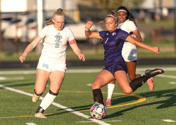 Balanced attack leads Memorial past North in soccer | Sports ...
