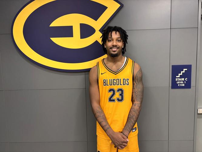 Transfer Lewis provides huge boost for unbeaten Blugolds | Sports ...