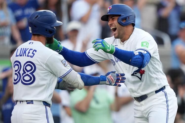 George Springer and Blue Jays capitalize on Mets' mistakes in 2-1 win ...