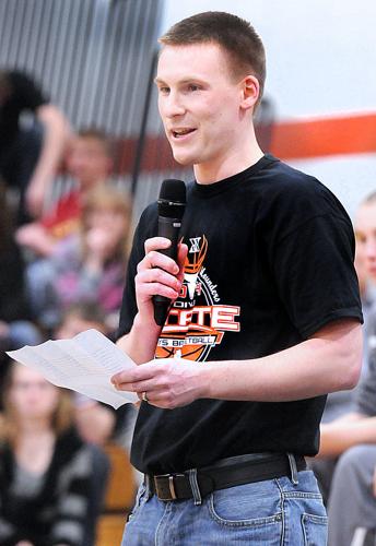 Area sports roundup (8/23): Hahn returns as Elk Mound's boys basketball ...