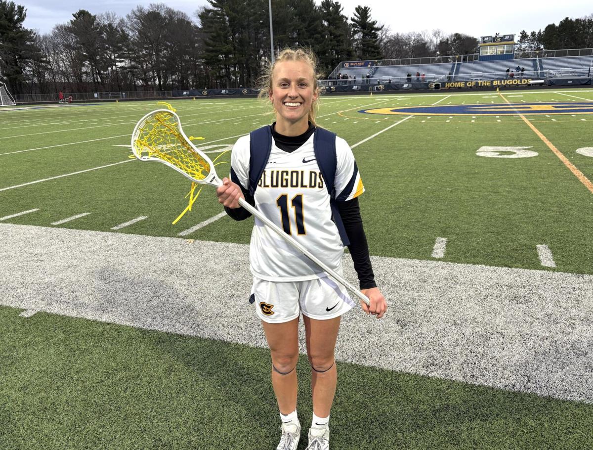 Blugolds overcome elements, opponent to win fifth straight game ...