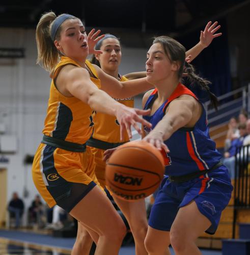 Women's college basketball: Blugolds defeat Pioneers to advance in WIAC ...