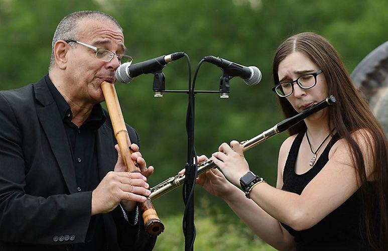 Simple, creative direction guided 3 musicians on instrumental album ...