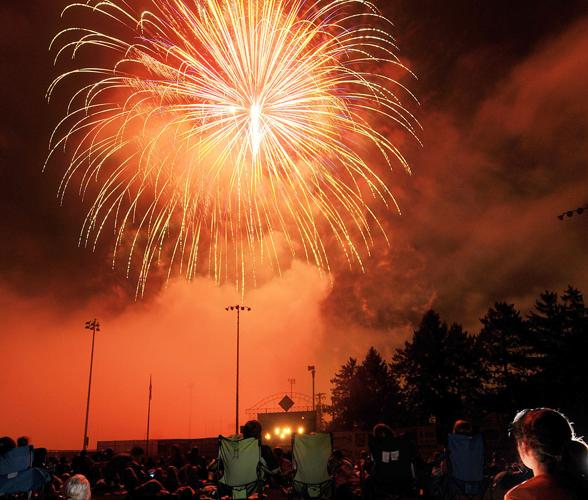 Eau Claire ponders location change for July 4 fireworks | Front Page | leadertelegram.com