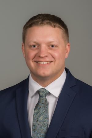 New Blugold men's basketball coach completes his coaching staff ...