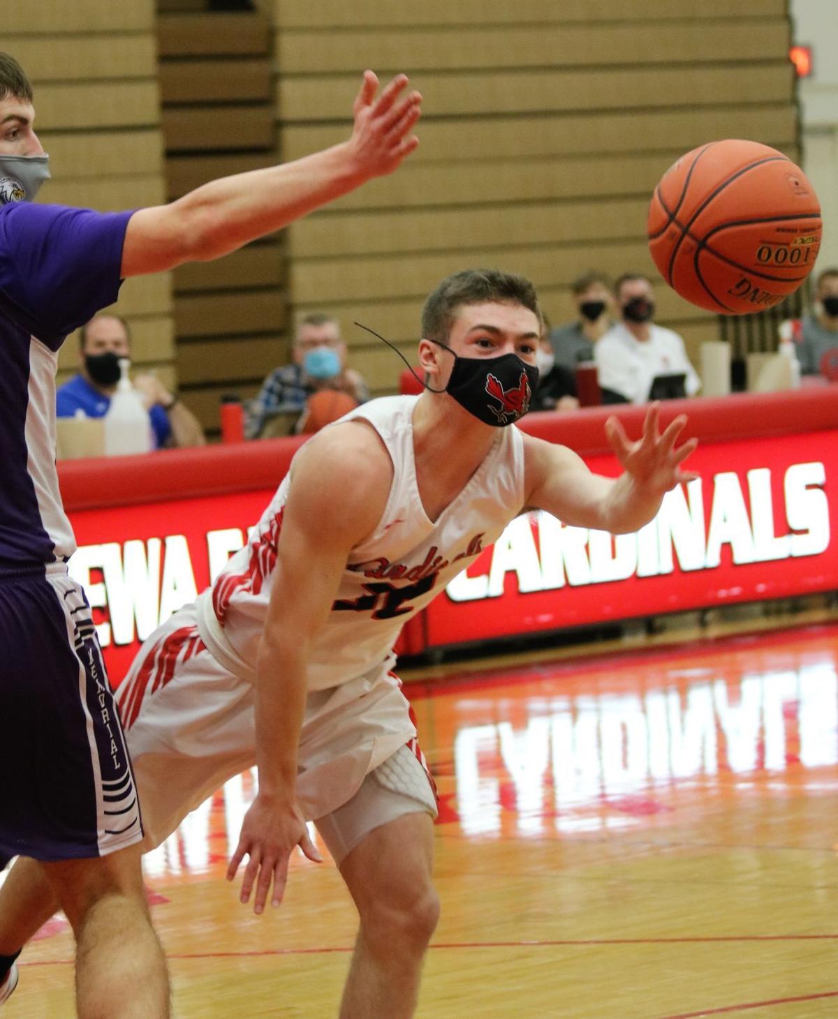 Photo gallery: Eau Claire Memorial at Chippewa Falls boys basketball ...