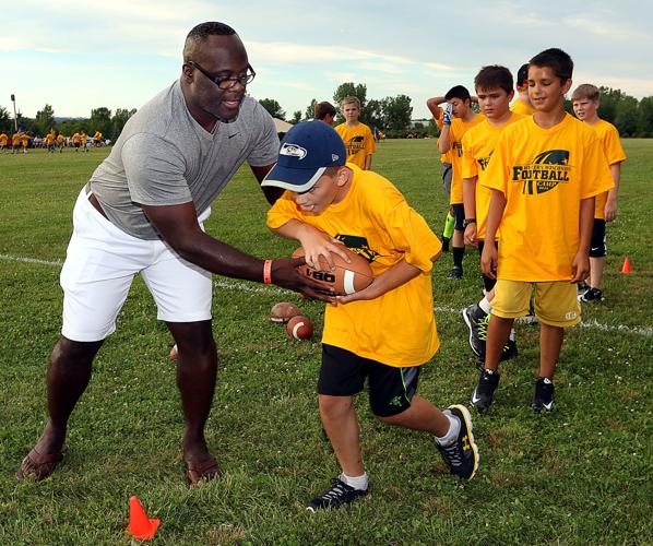Former Packer McNabb stresses fundamentals at Menomonie Youth Camp ...