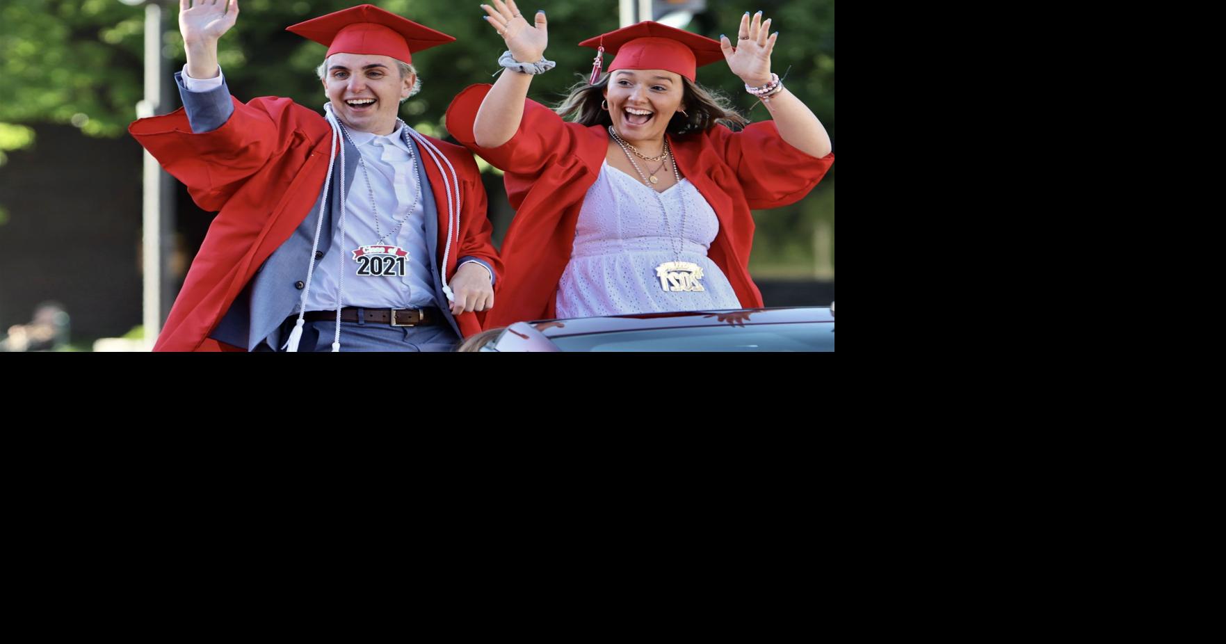 Chi-Hi graduates celebrate with parade | Local News | leadertelegram.com
