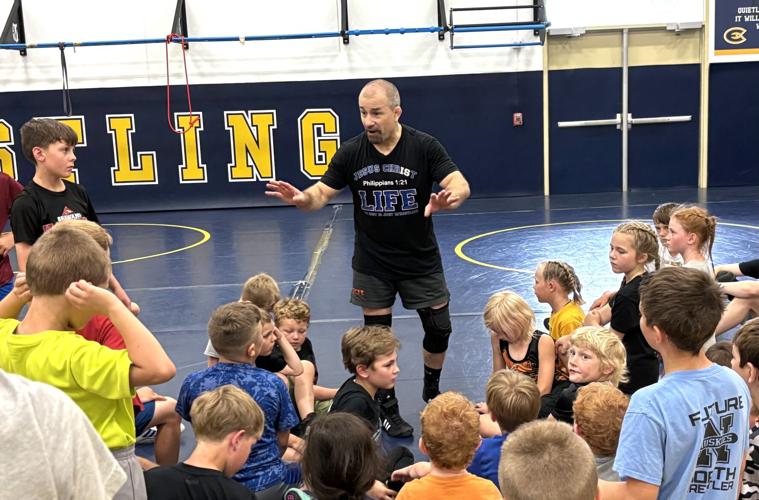2-time Olympian delivers message to wrestlers at UWEC camp | Sports ...