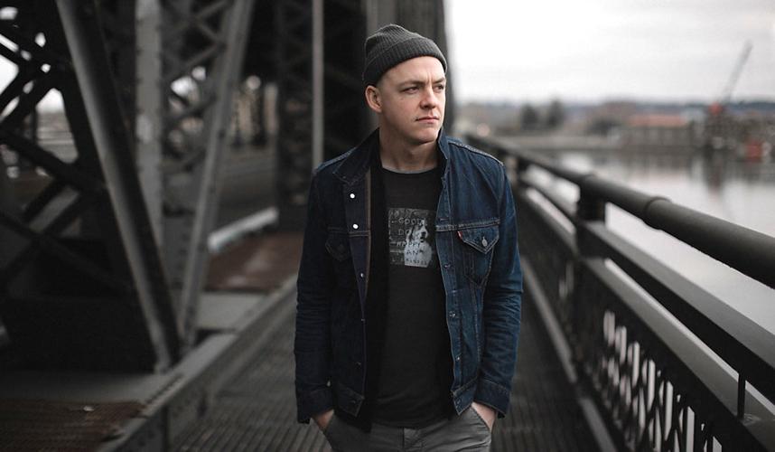 Leading roles: Solo album showcases Leonard's skills as singer ...
