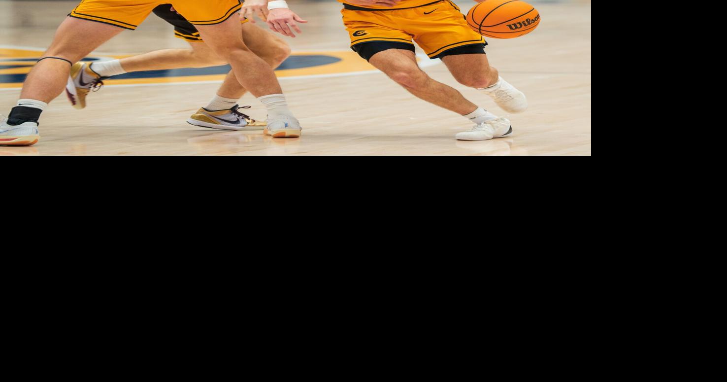New-look Blugolds off to blazing 4-0 start in men's basketball | Sports ...