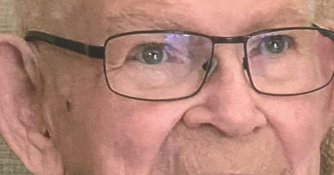 Daryl Kelly | Obituaries | leadertelegram.com