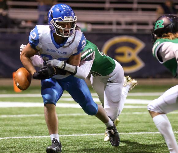 Photo gallery: Blair-Taylor at Regis football | Sports | leadertelegram.com