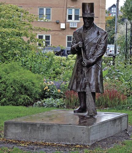 Try a neighborhood tour in Chicago | Travel | leadertelegram.com