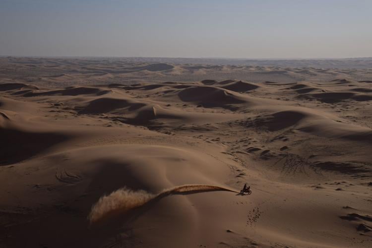 Dakar Rally moves through sweeping desert landscapes, in photos ...