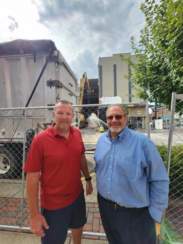 Demolition of the McConnell-Watterson building continues | News | leadertimes.com